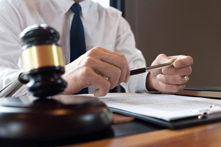 Wide Right Turn Accidents: Know Your Rights - Boohoff Law P.A.